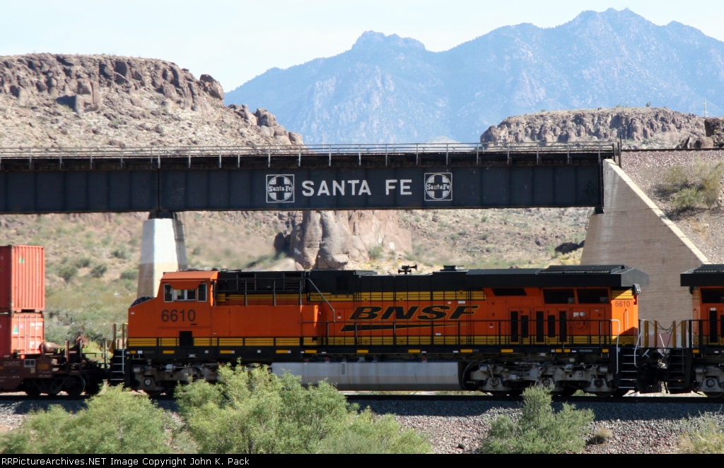 BNSF 6610